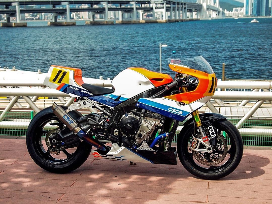 S1000rr. Retroracer Project - RocketGarage - Cafe Racer Magazine