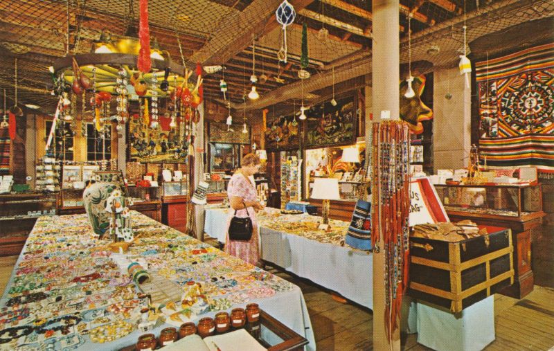 35 Cool Pics Show the Interior of American Stores in the 1950s and '60s ...