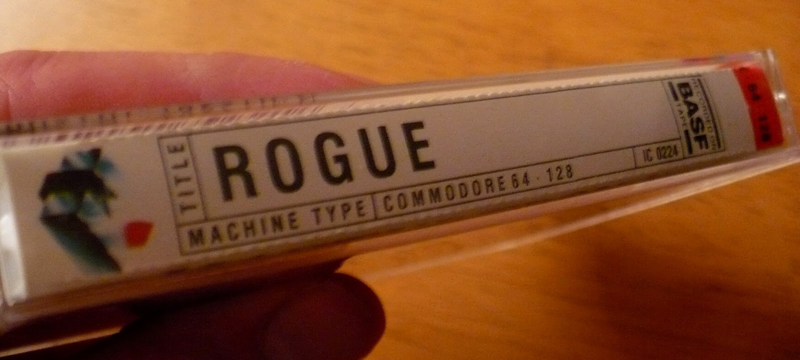 Archeogaming: Archeoshot #010: Rogue (Mastertronic, Commodore 64, 1988)