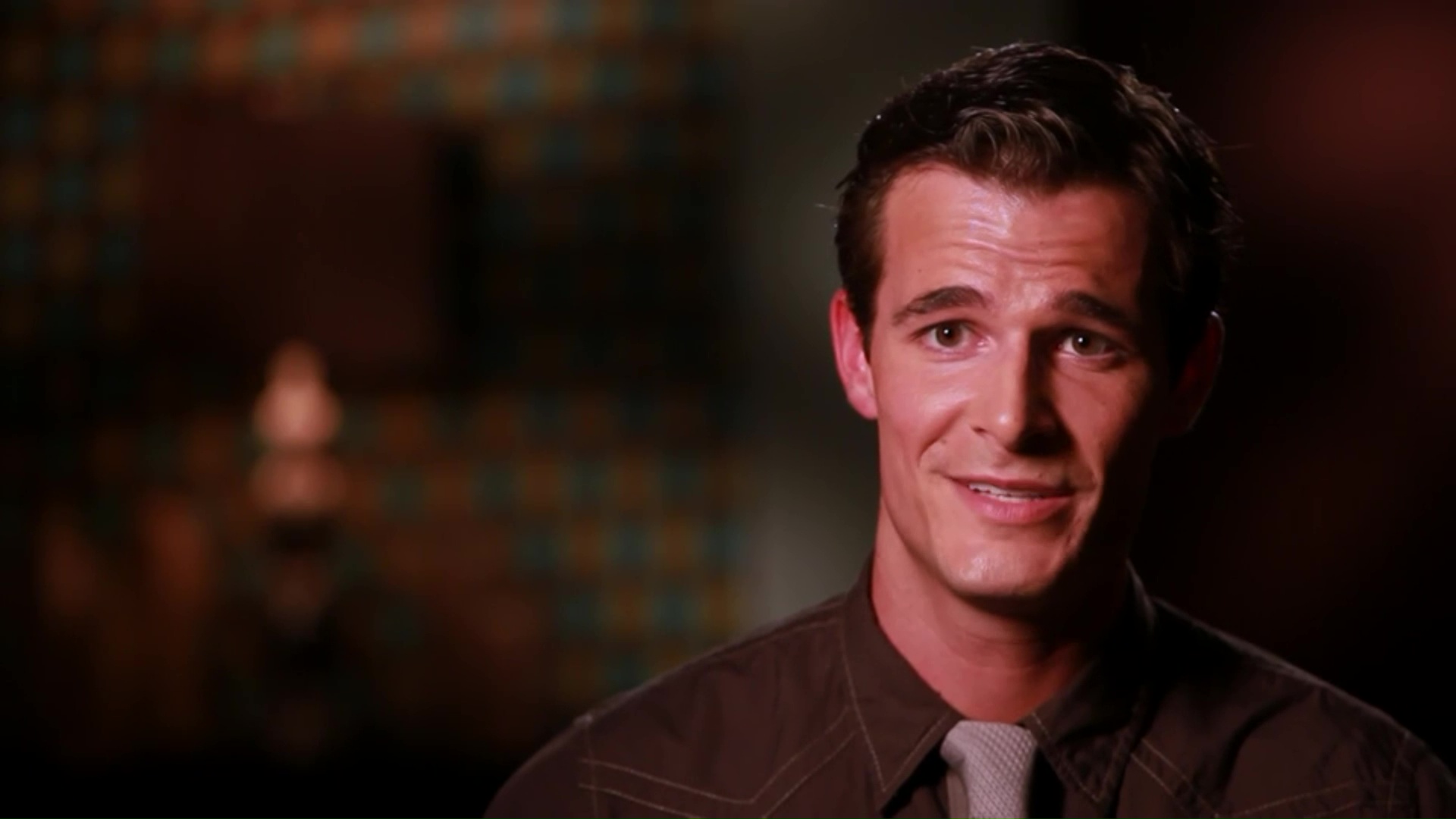 ausCAPS: Jimmy Clabots nude in Gigolos 2-01 "Gigo-loan"