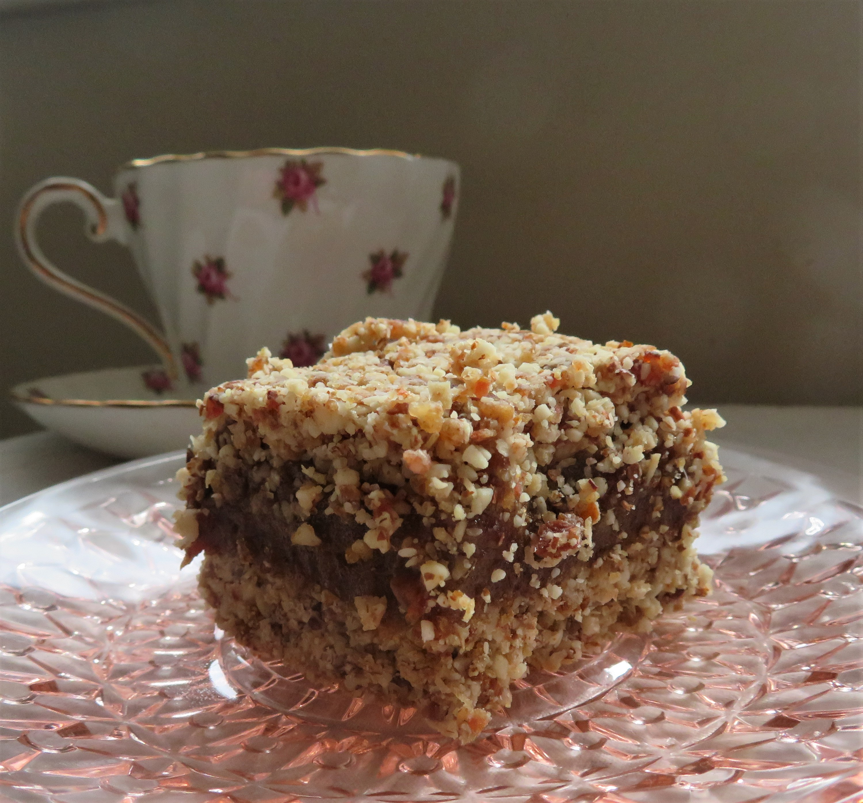 Healthy Raw Date Bars | The English Kitchen