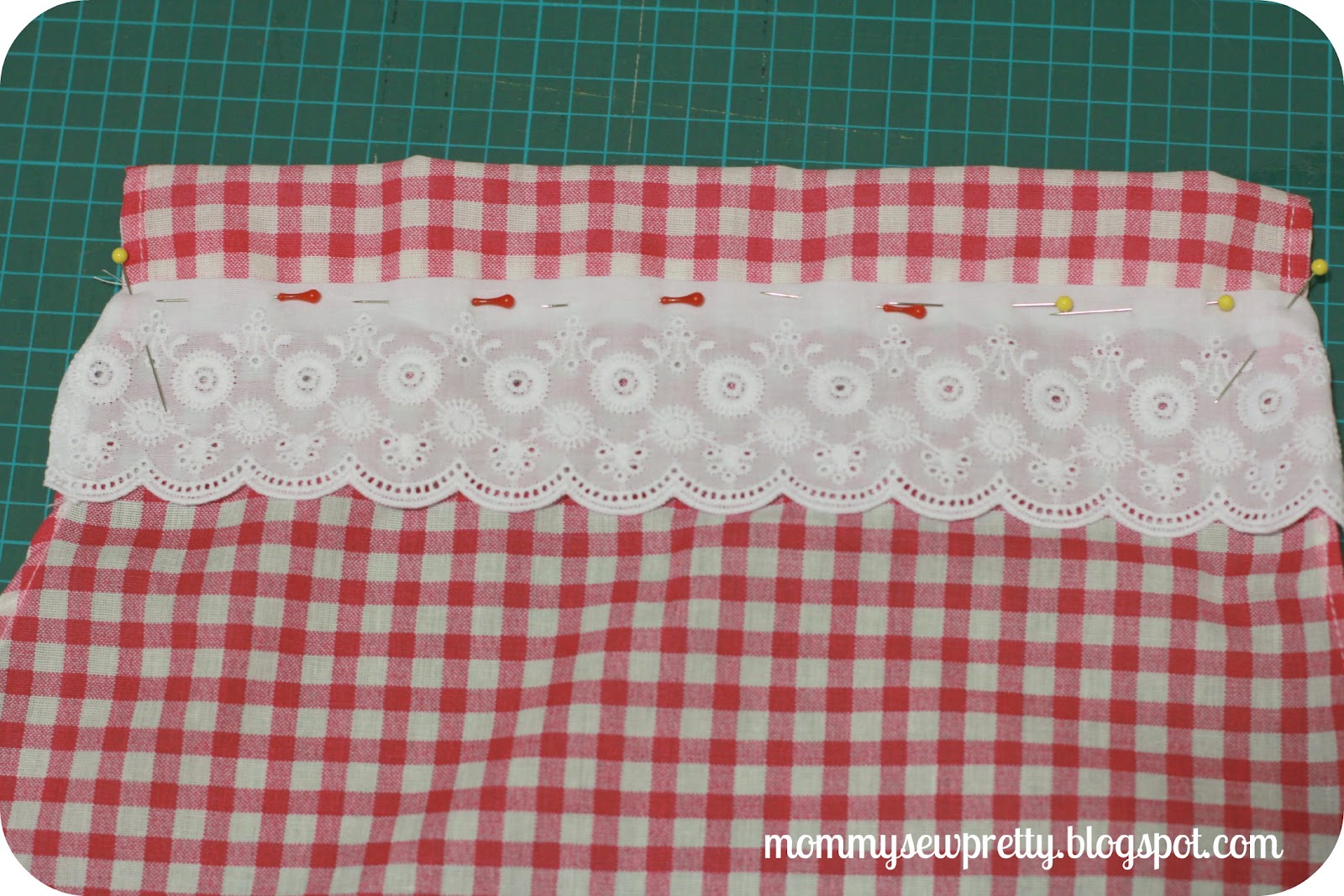 mommy sew pretty: Pillow Case Dresses with Lace