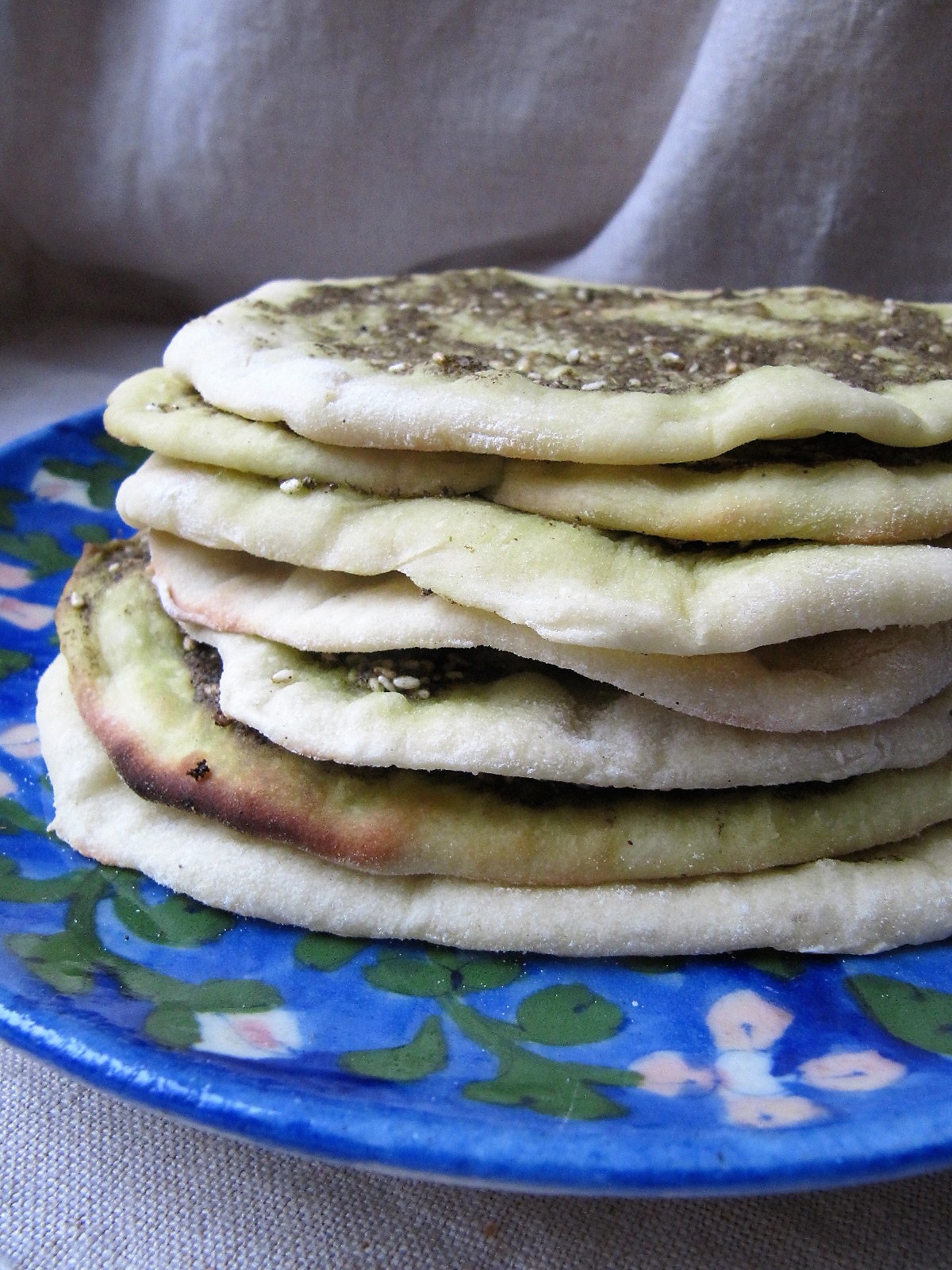 La cuisine d'ici et d'ISCA: Pain libanais au zaatar : Mana’ish