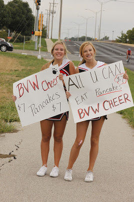 Hott Cheerleaders: All U Can Eat!