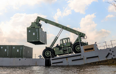 USMC Rough Terrain Container Handler reaches full production - Naval ...