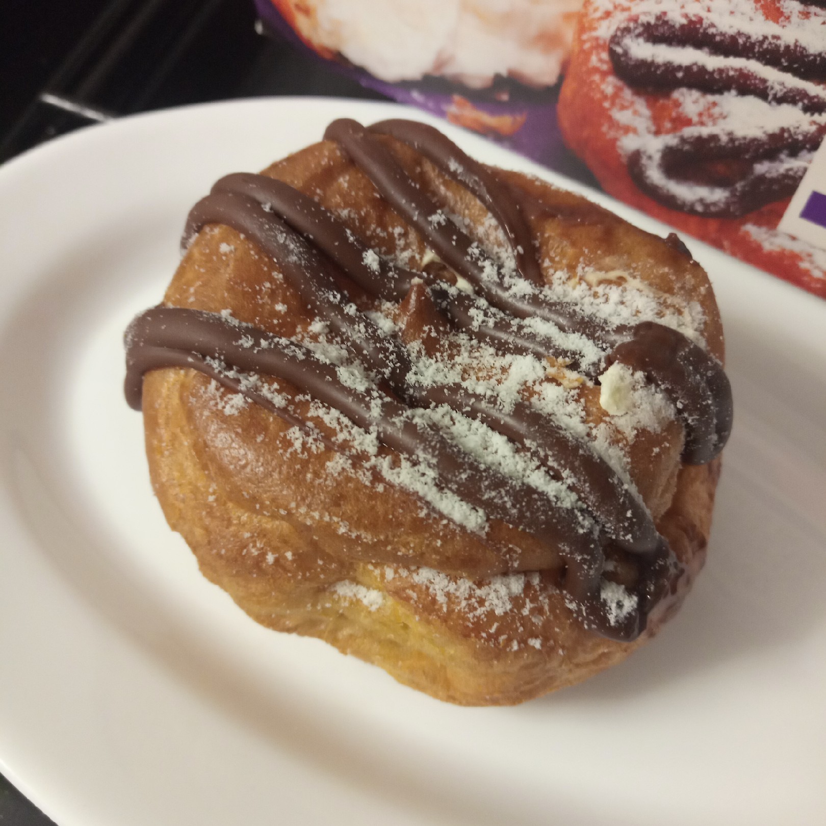 Supersupergirl's Food Reviews: [Review] Tesco Belgian chocolate choux buns