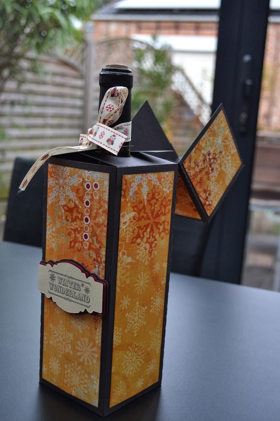 In 't Woefke: Kado idee: Box voor wijnfles
