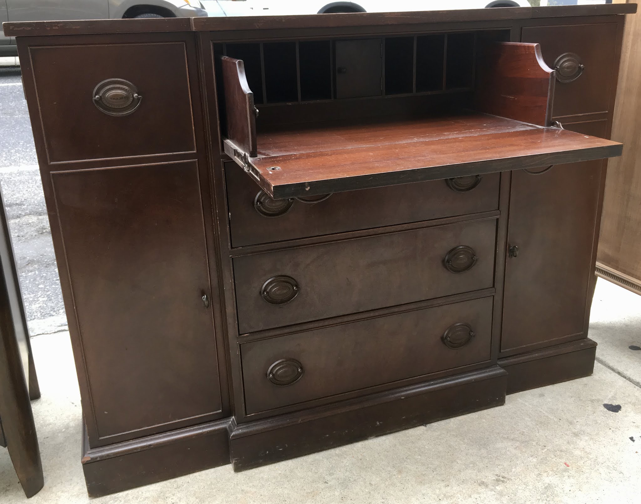 Uhuru Furniture & Collectibles: REDUCED #475756 Mahogany Buffet with ...