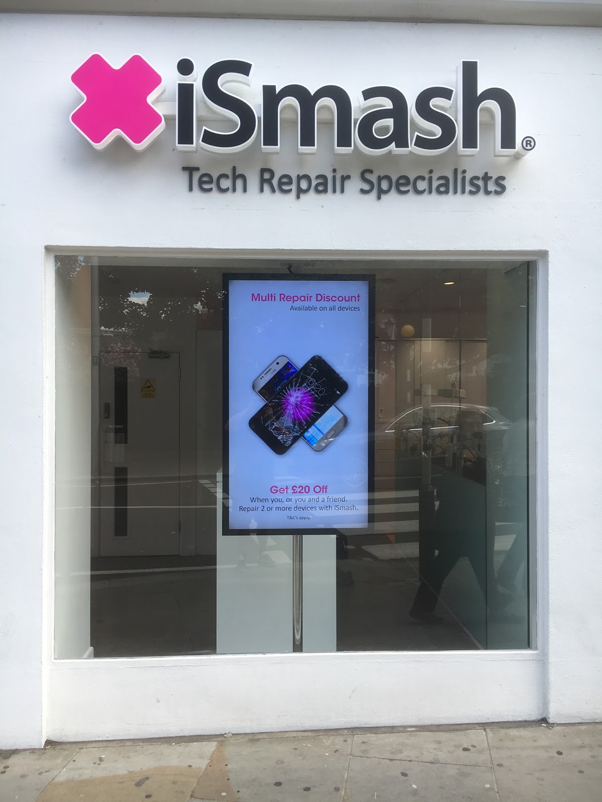 Versatile, easy to install mounting solutions for retail in-window displays