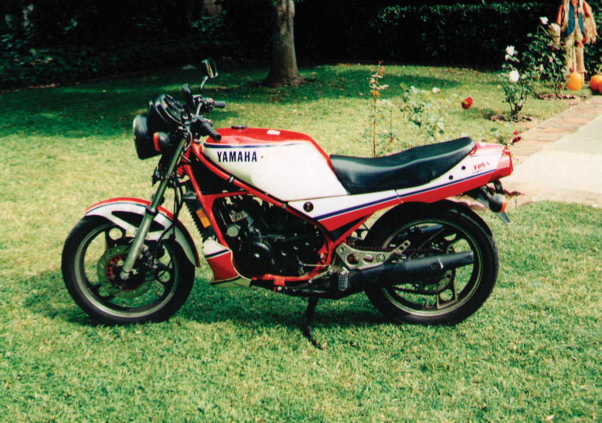 Greasy Hands and Busted Knuckles: Yamaha RZ350 - First Custom bike build