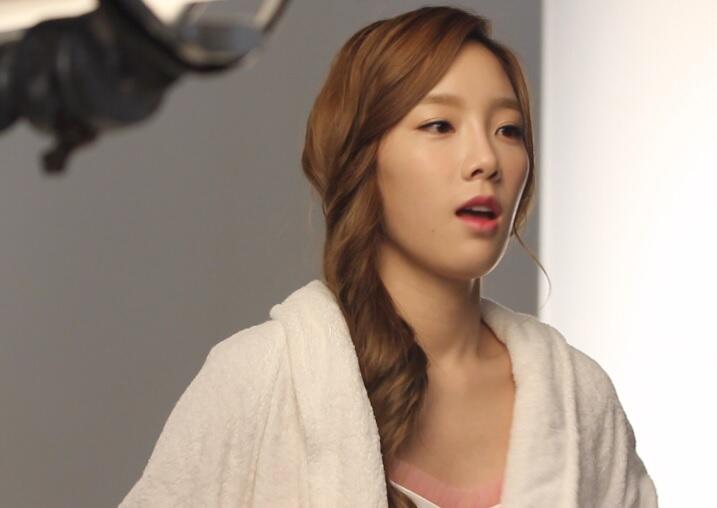 Check out SNSD TaeYeon’s BTS pictures from her shoot for ‘B-ING ...