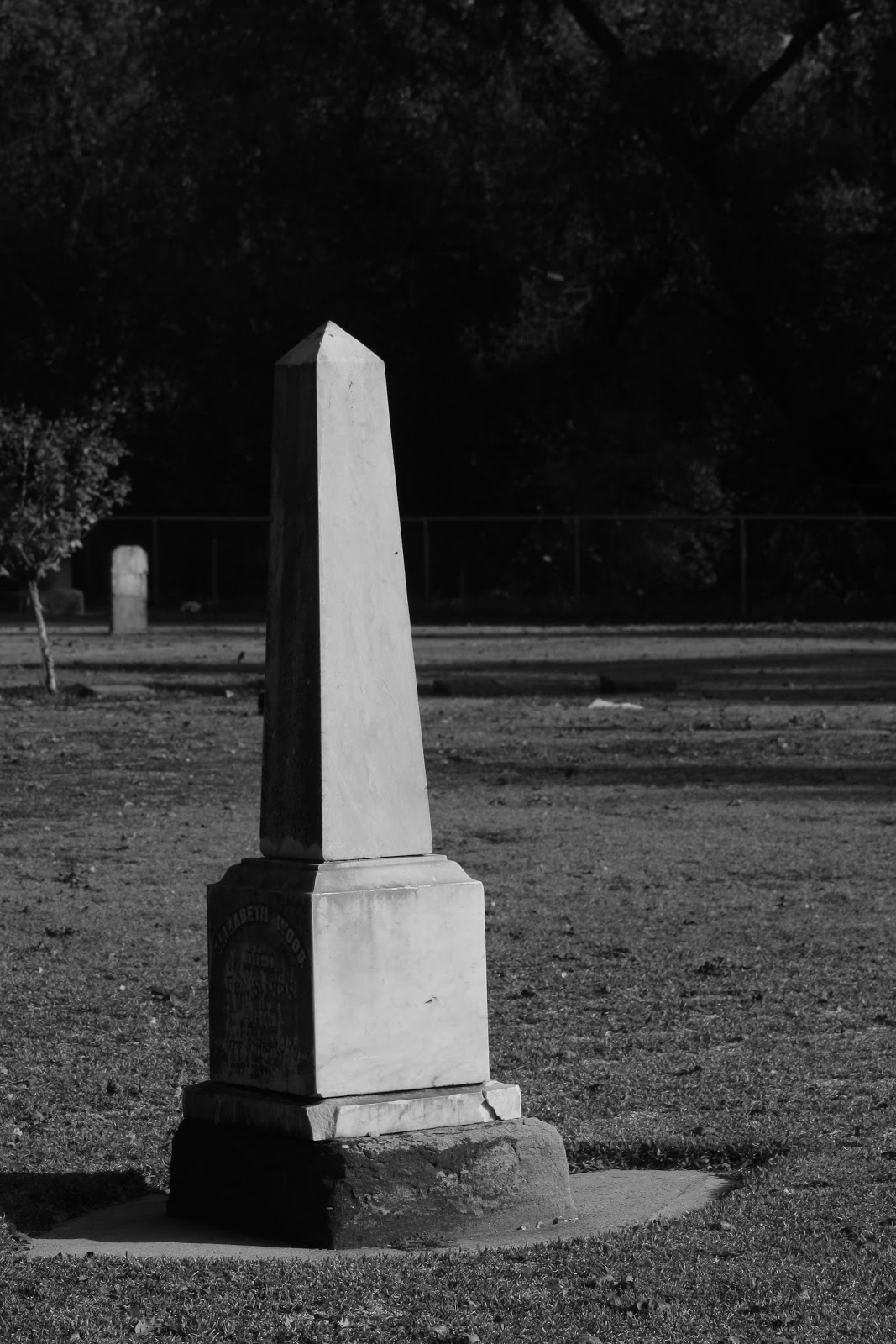 Sluggo's House O' Spookiness: Del Rey Cemetery, Sanger, CA