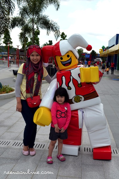Reena's Online: Legoland Malaysia : LEGO Mascot