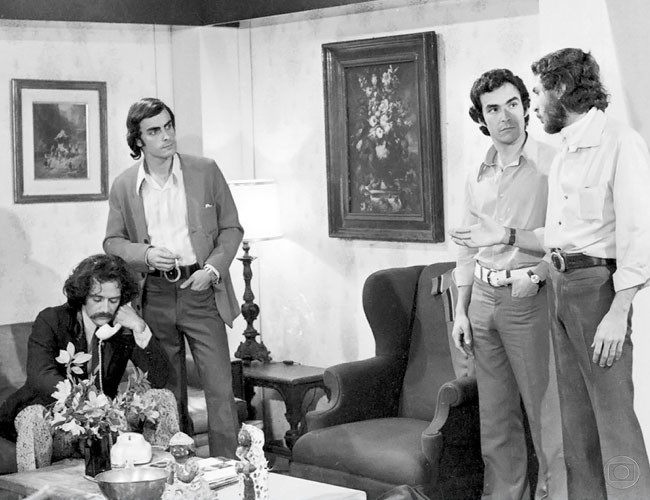 Astros em Revista: REINALDO GONZAGA - O GALÃ CANTOR