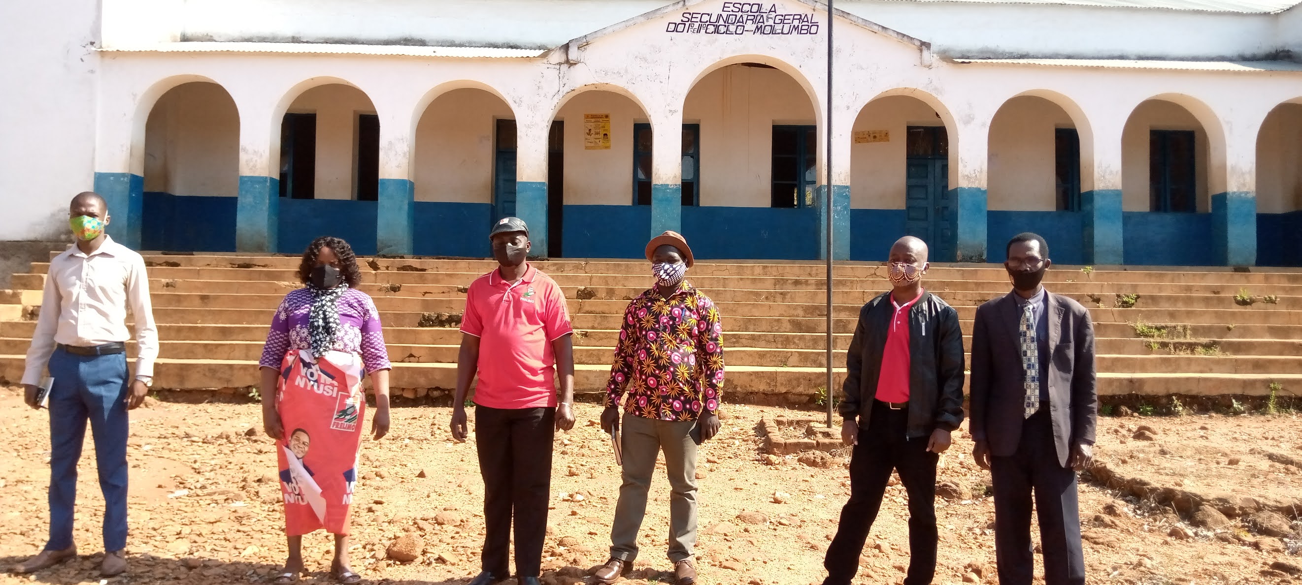 Manuel Franco vista o Distrito de Molumbo