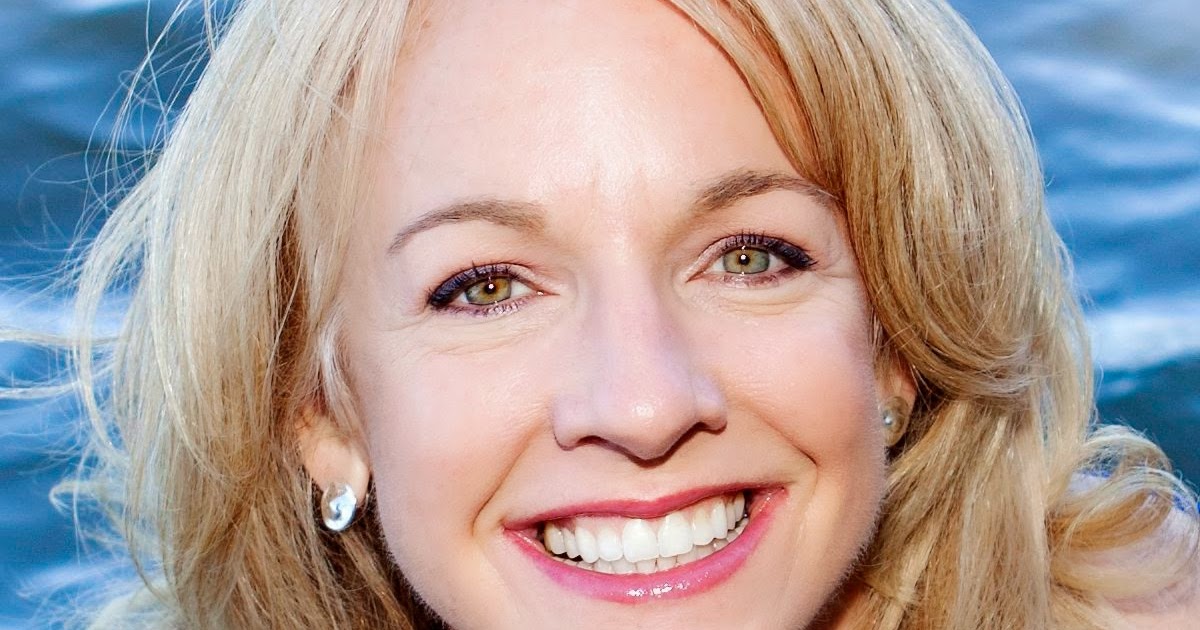 Holy Sit: Emily Hine