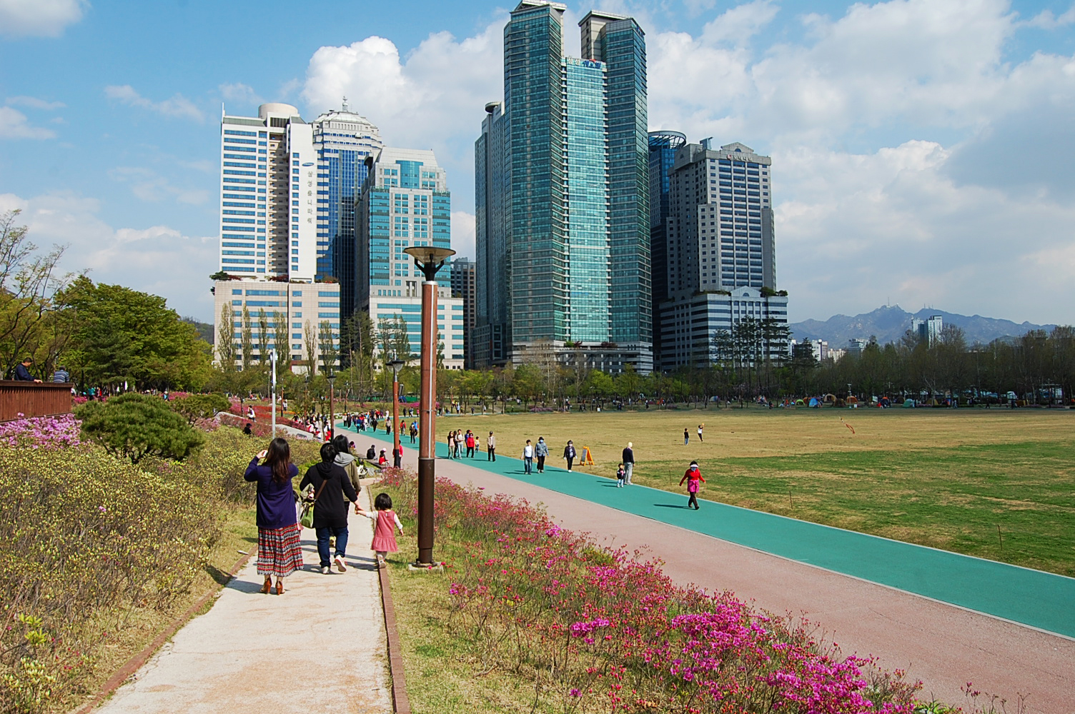 Pilgrim with a Passport: Boramae Park and Korea's Four Seasons: Part 2