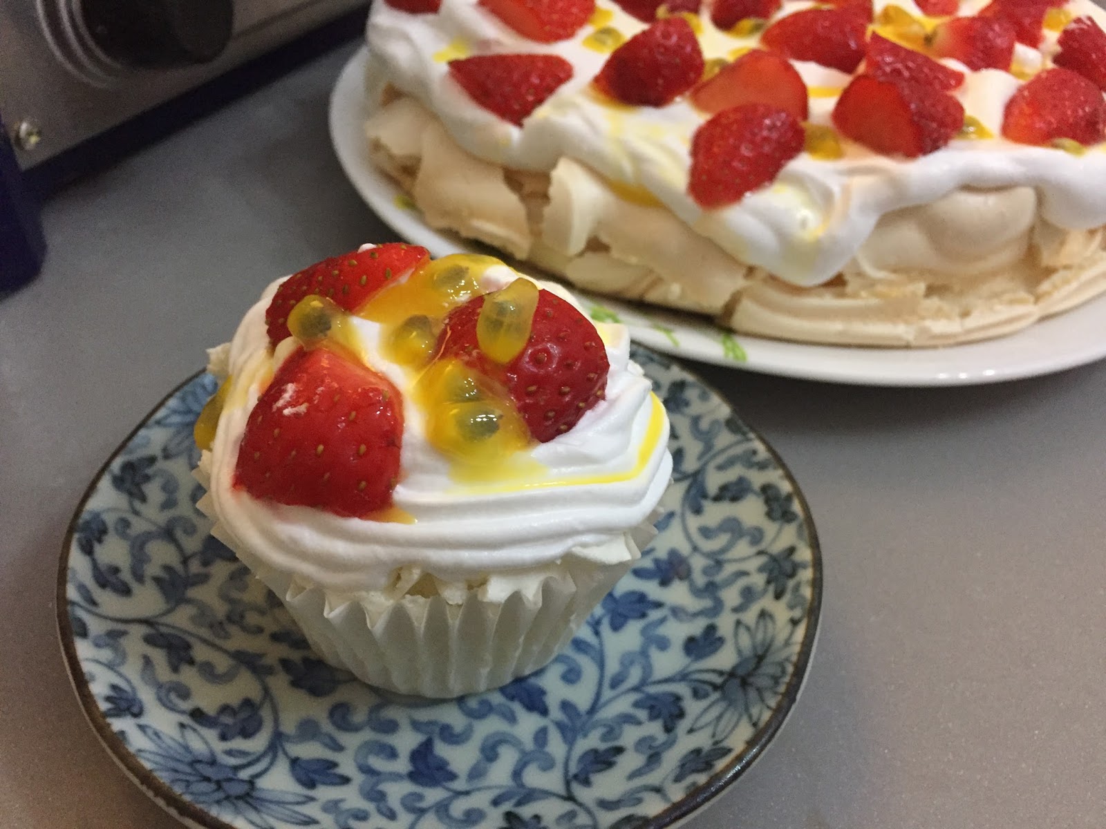 Pavlova - Passion Fruit