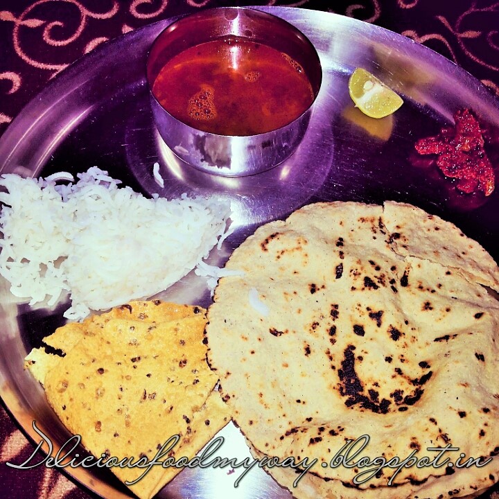 Anjali's Culinary Paradise : Lal Math Amti / Red Amaranth Curry