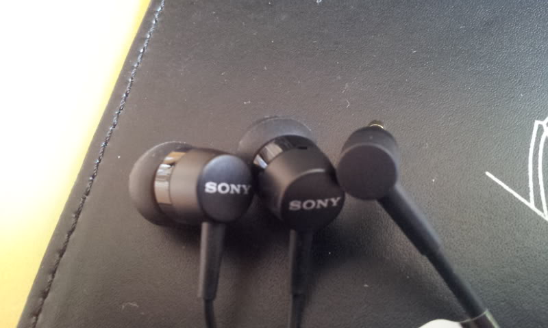 Sunny's Reviews: Sony MH750 Earphones Review