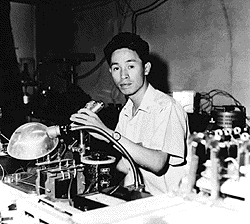 ΑΓΓΙΓΜΑ ΦΥΣΙΚΗΣ...: Σαν σήμερα... 1925, γεννήθηκε ο Ιάπωνας νομπελίστας ...