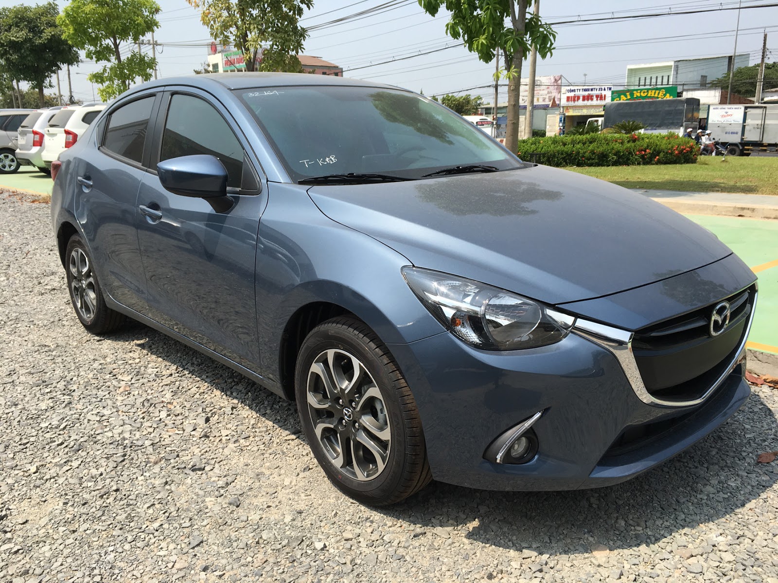Mazda 2 Facelift 2017 - Xanh 42B | Giá xe Mazda Chính Hãng tại Long Biên