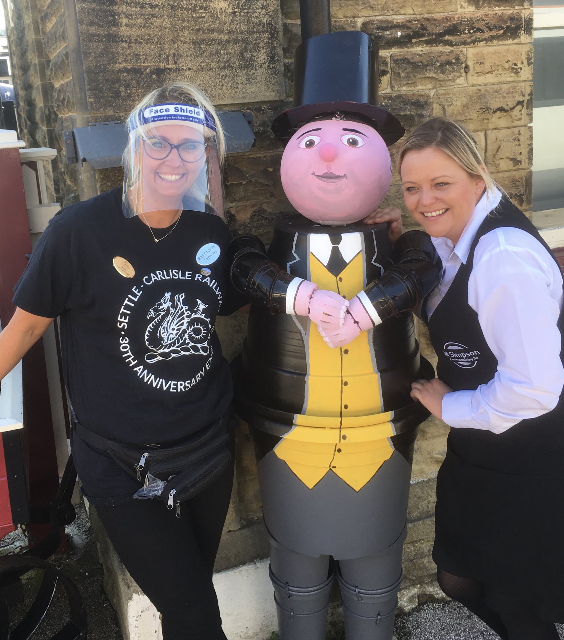 Settle Station Water Tower: Fat Controller Makes Friends