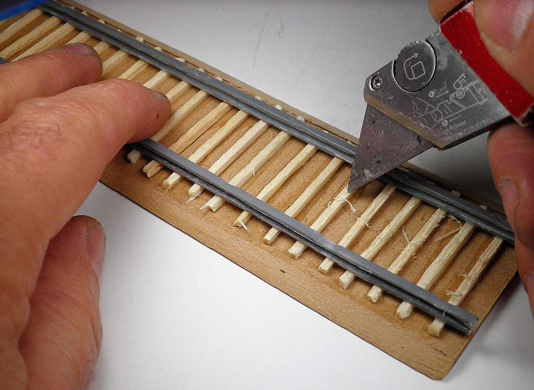 JOHN BOND's WARGAMING STUFF: SCRATCH BUILT TRAIN TRACKS