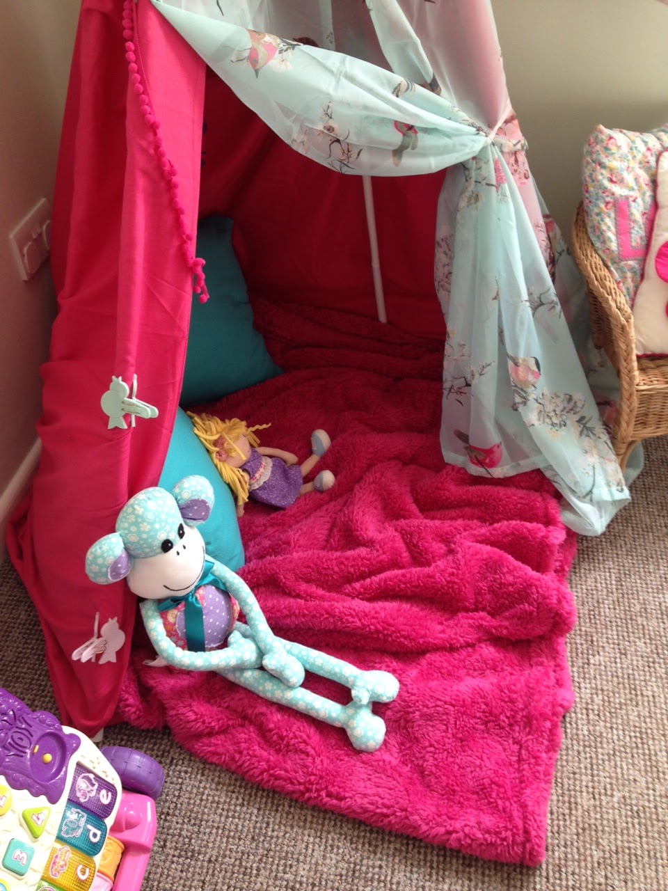 How to build a den for less than £50 - The little things in life...