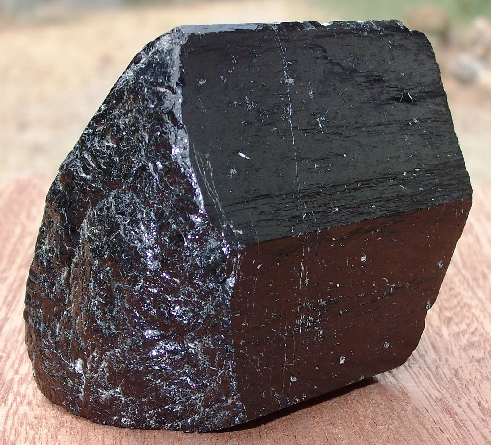 Turmalina - Mineral Pedra