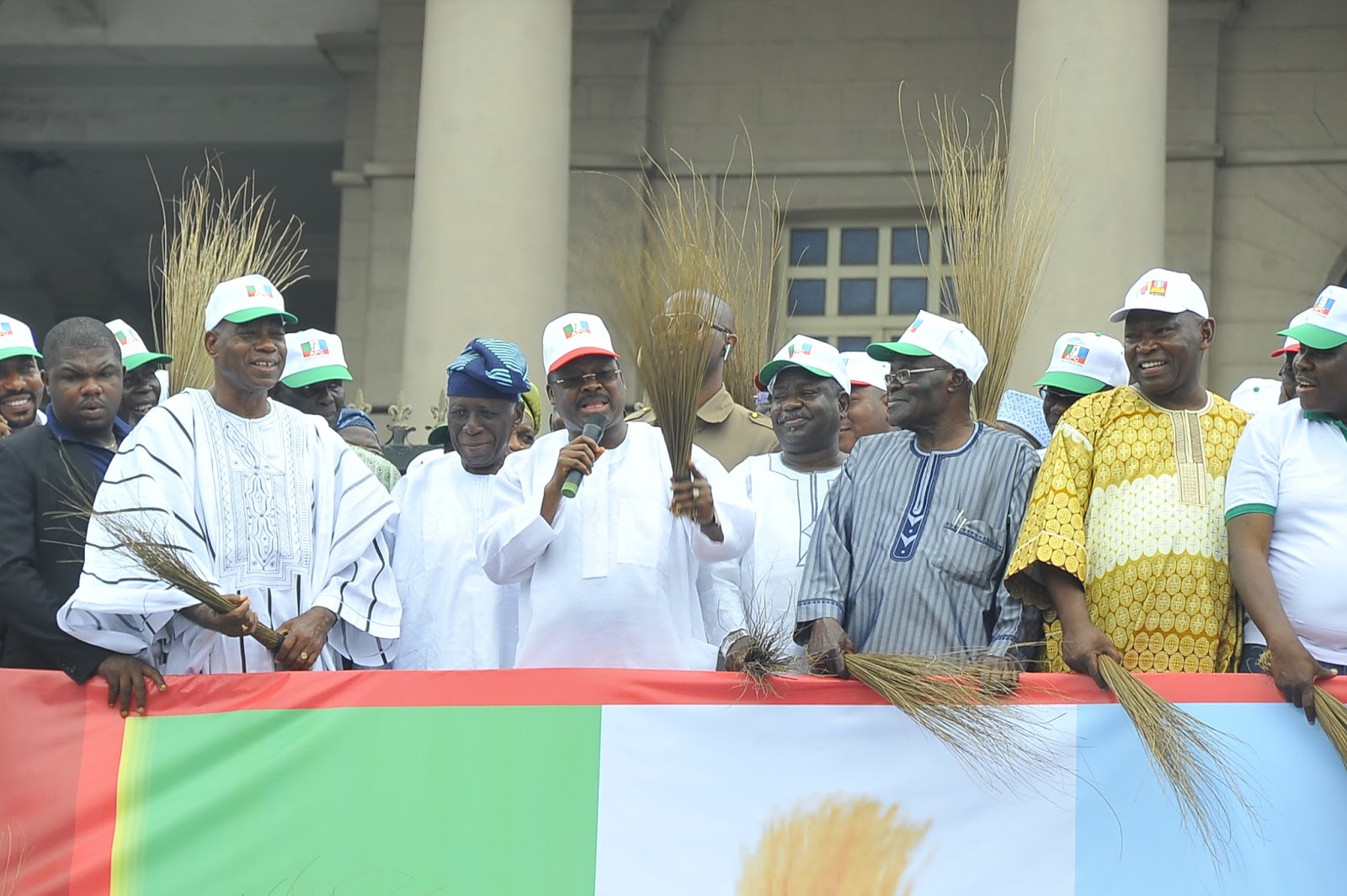Alarinka Agbaye Travel and Tourism : Ibadan stands still as APC hoists flag