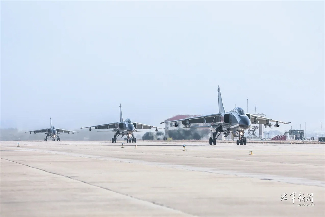 Military and Commercial Technology: HD: Above the clouds, see "Flying ...