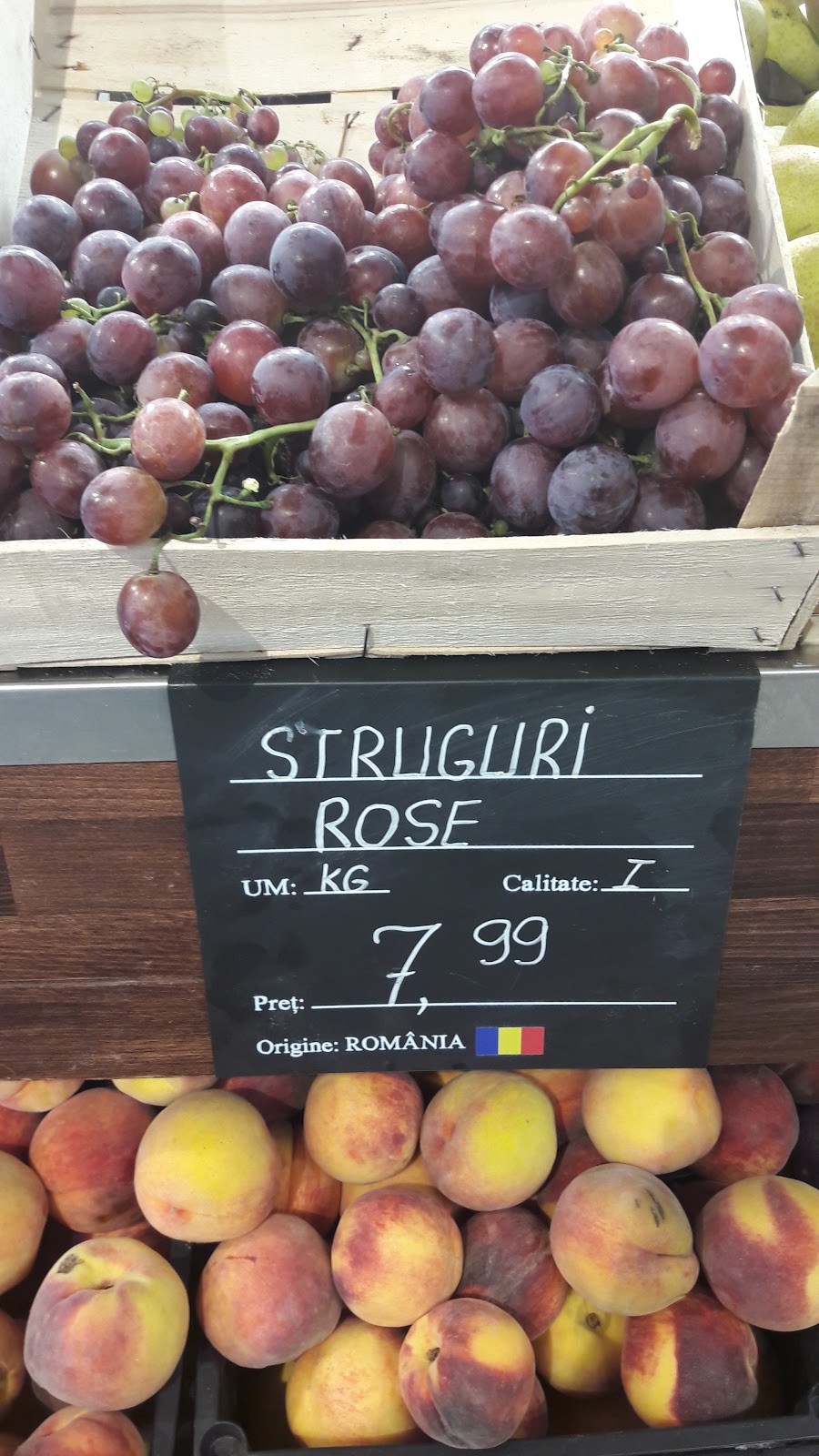 Puțină gramatică: struguri roze (sau rosé)?