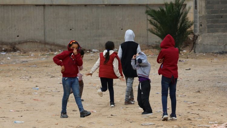 NGƯỜI LỮ HÀNH HY VỌNG: Libya: thousands of children at risk amidst ...