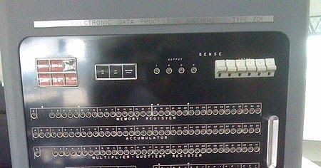 georgi_fuentes: IBM 701, "La Calculadora de Defensa"