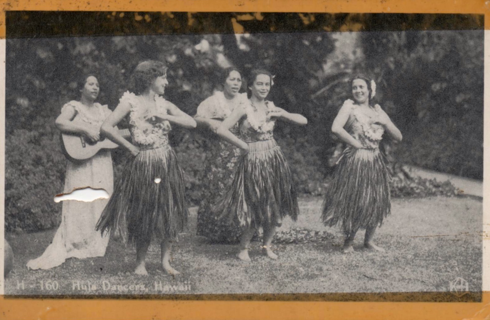 Vintage Hula Girls – 26 Charming Snapshots of Women in Hula Dace ...