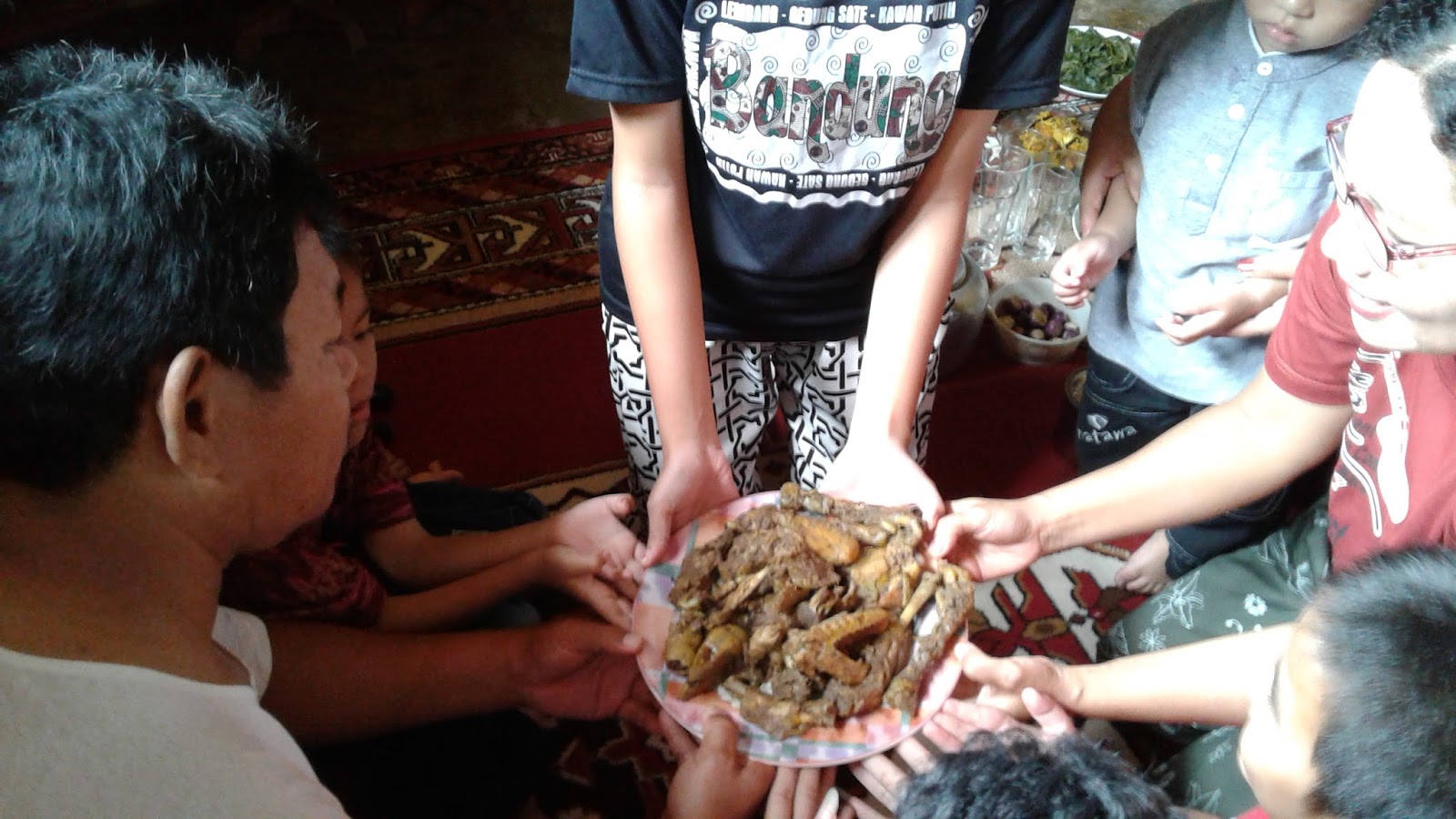 Pemberian Dayok Binatur sebagai Ucapan Syukur kepada St Radesman ...