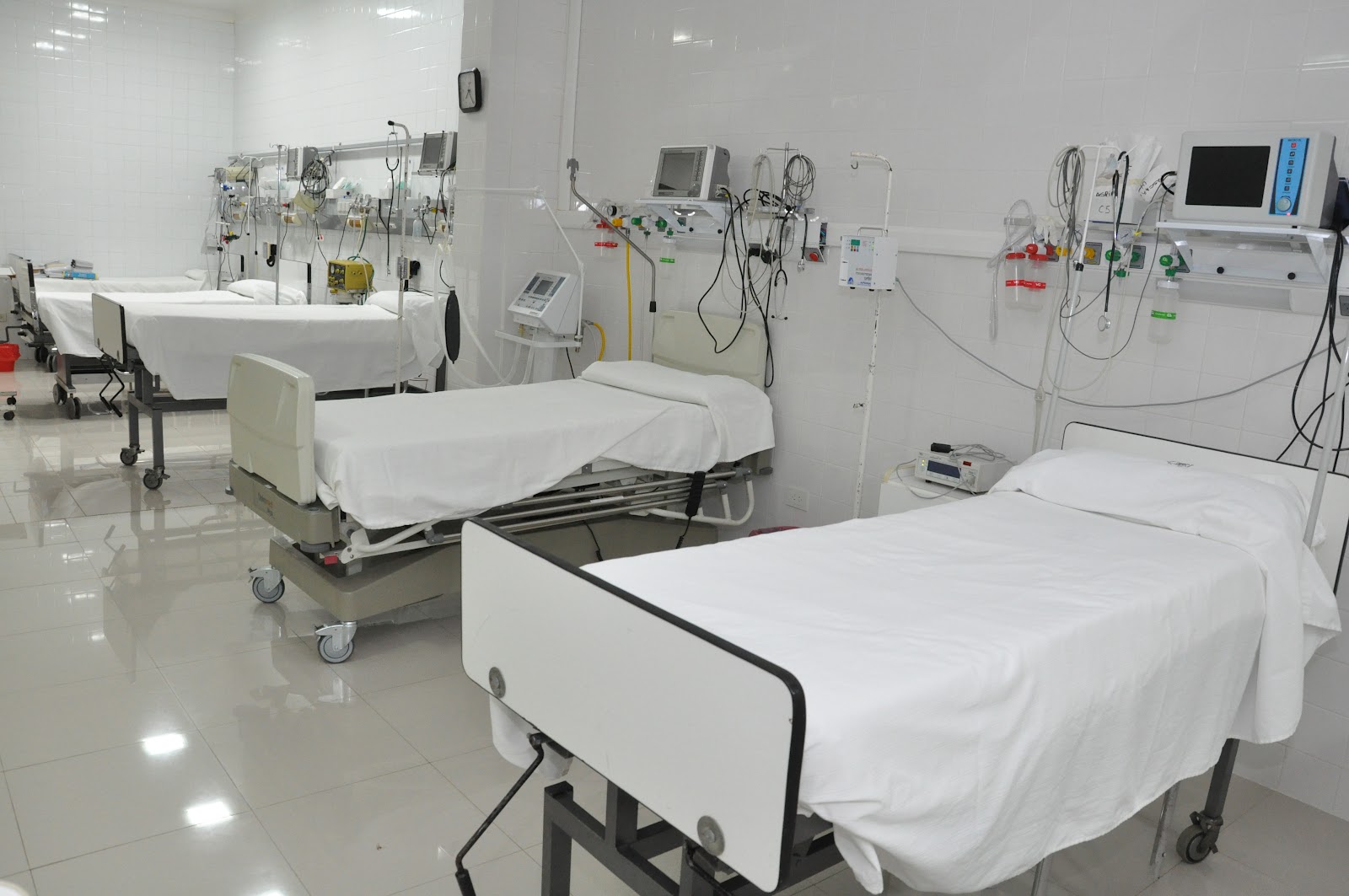 Hospital Municipal San Carlos: TERAPIA INTENSIVA