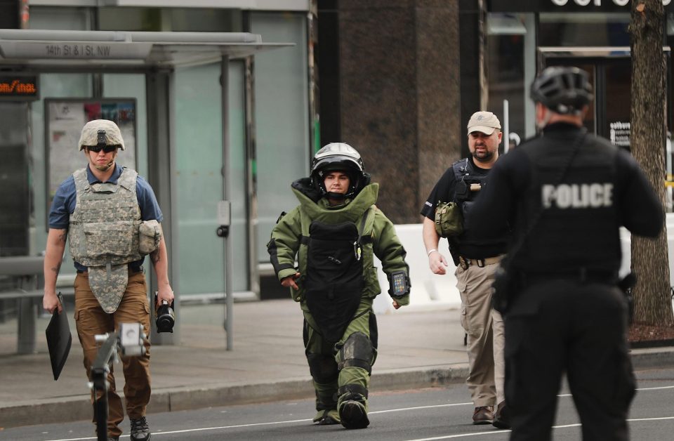 WASHINGTON ON LOCKDOWN Bomb disposal squad scrambled to Washington DC ...