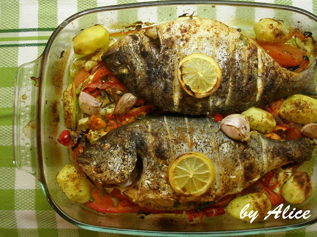 Alice na Cozinha Maravilha: Dourada Assada em Cama de Legumes
