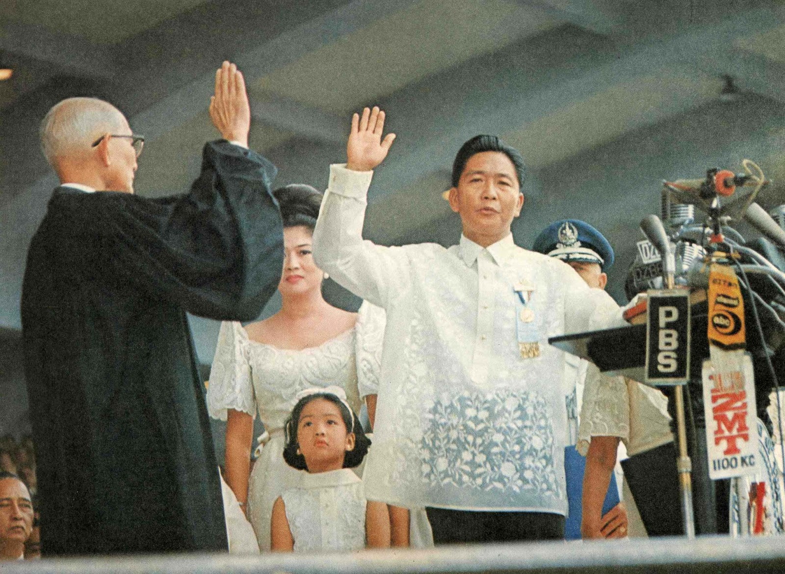 Ang Pilipinas noong panahon ni Pangulong Ferdinand E. Marcos - GET IN