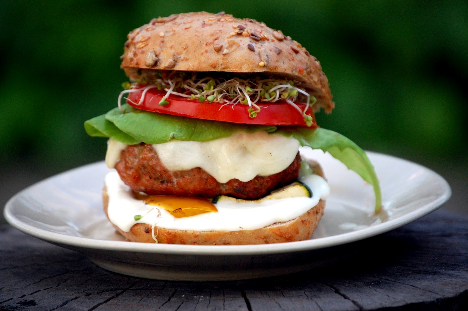 Kuchnia Alisz: Domowe hamburgery z grillowanymi warzywami