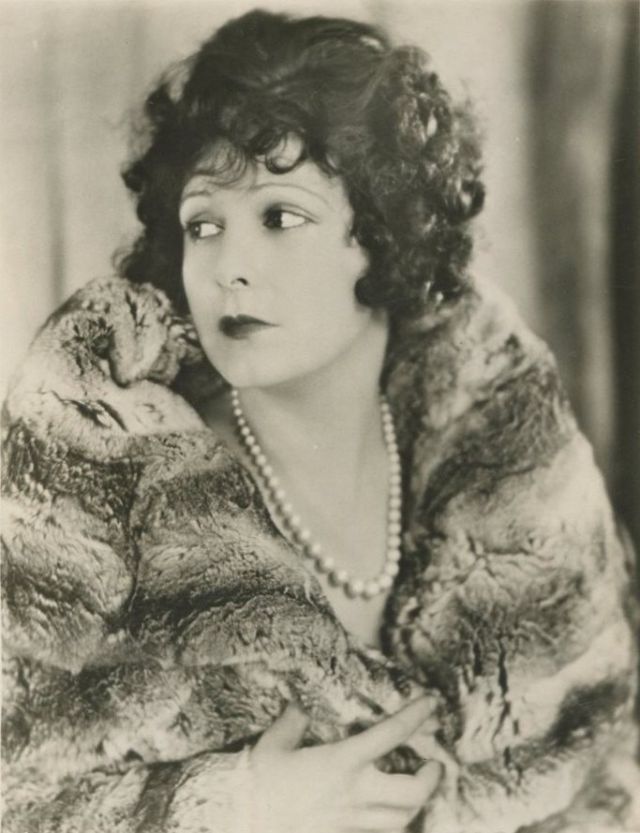 Norma Talmadge: One of the Most Popular Idols of the ’20s American ...
