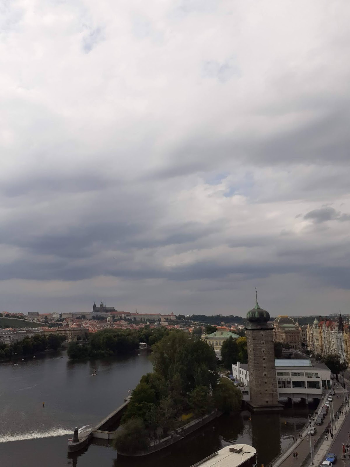 Sister Brylee Lewis: "Chicken Nuggets, Grand McSundae and Alcohol"