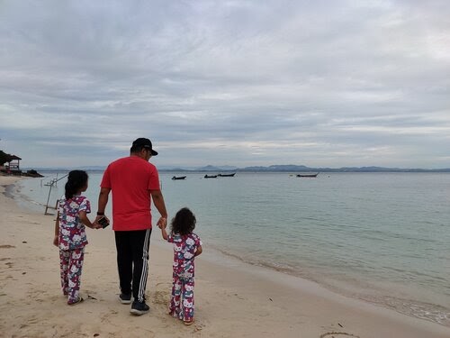 Terpijak Landak Laut di Pulau Kapas