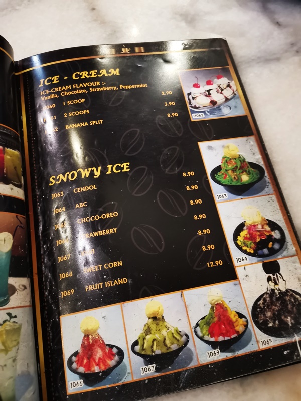 Cafe yang kecil tapi ada pilihan makanan yang banyak | The Ice Cafe ...