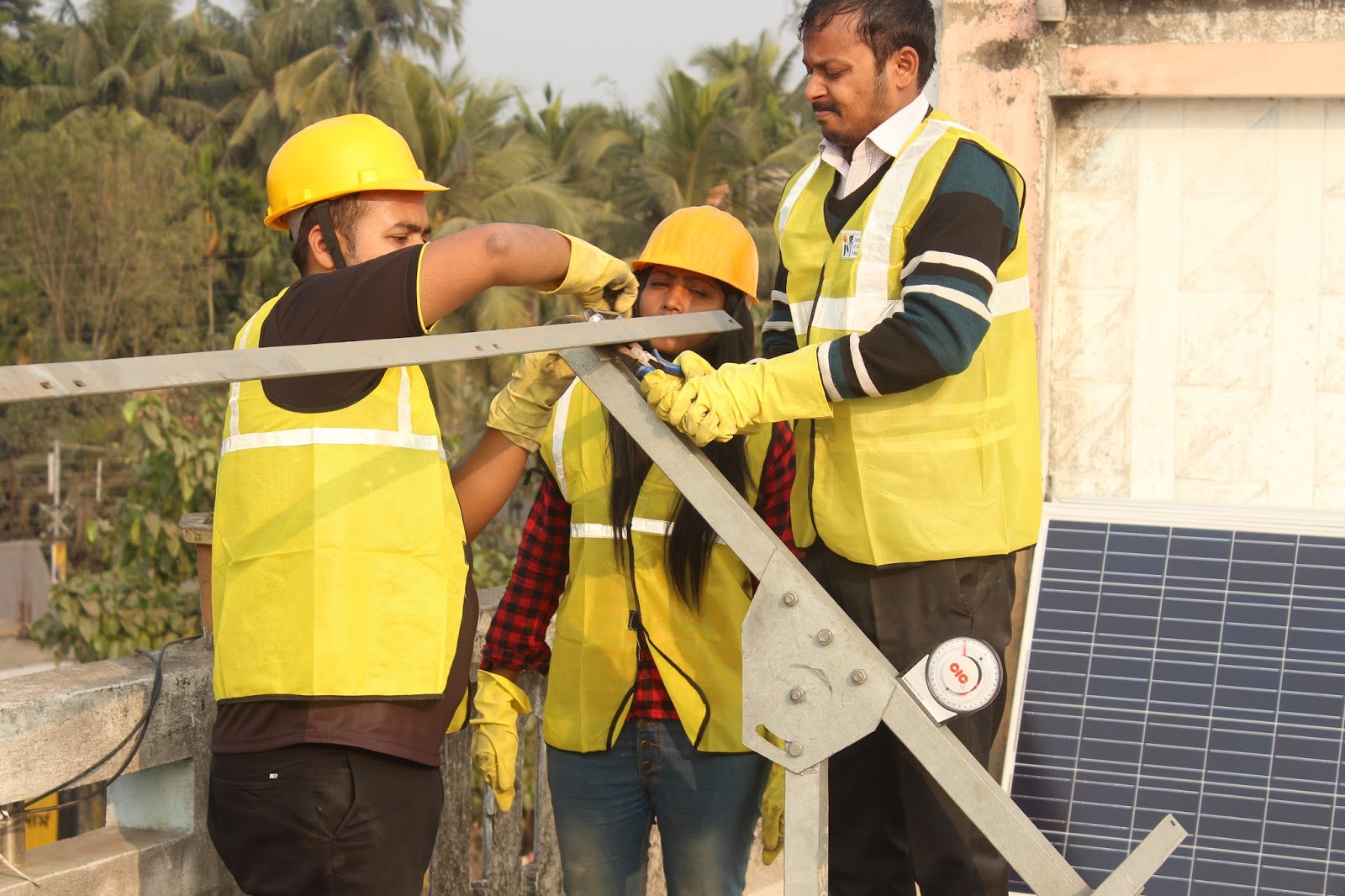 PV Solar Engineering Hands-on Practical Training at IST January 2017 ...