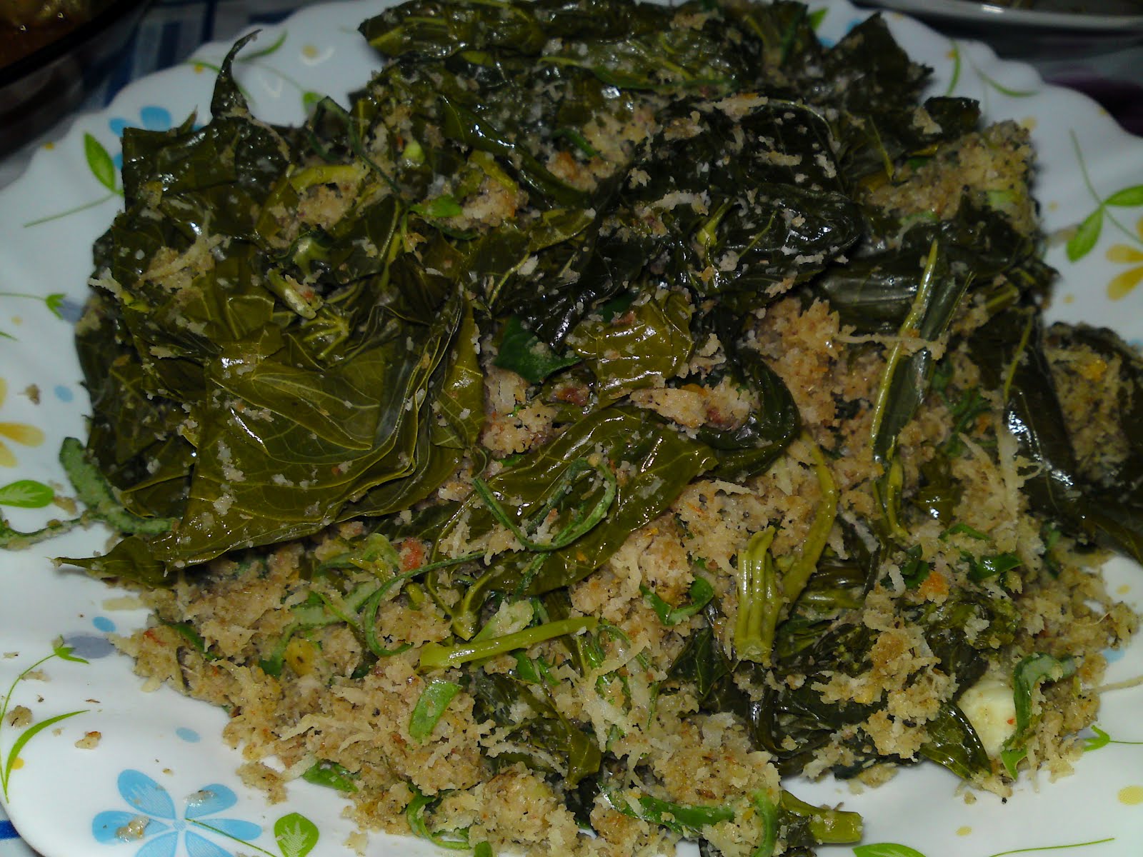 DARI DAPUR ORANG KAMPUNG: URAP PUCUK UBI CAMPUR DAUN CEKUR @ KENCUR