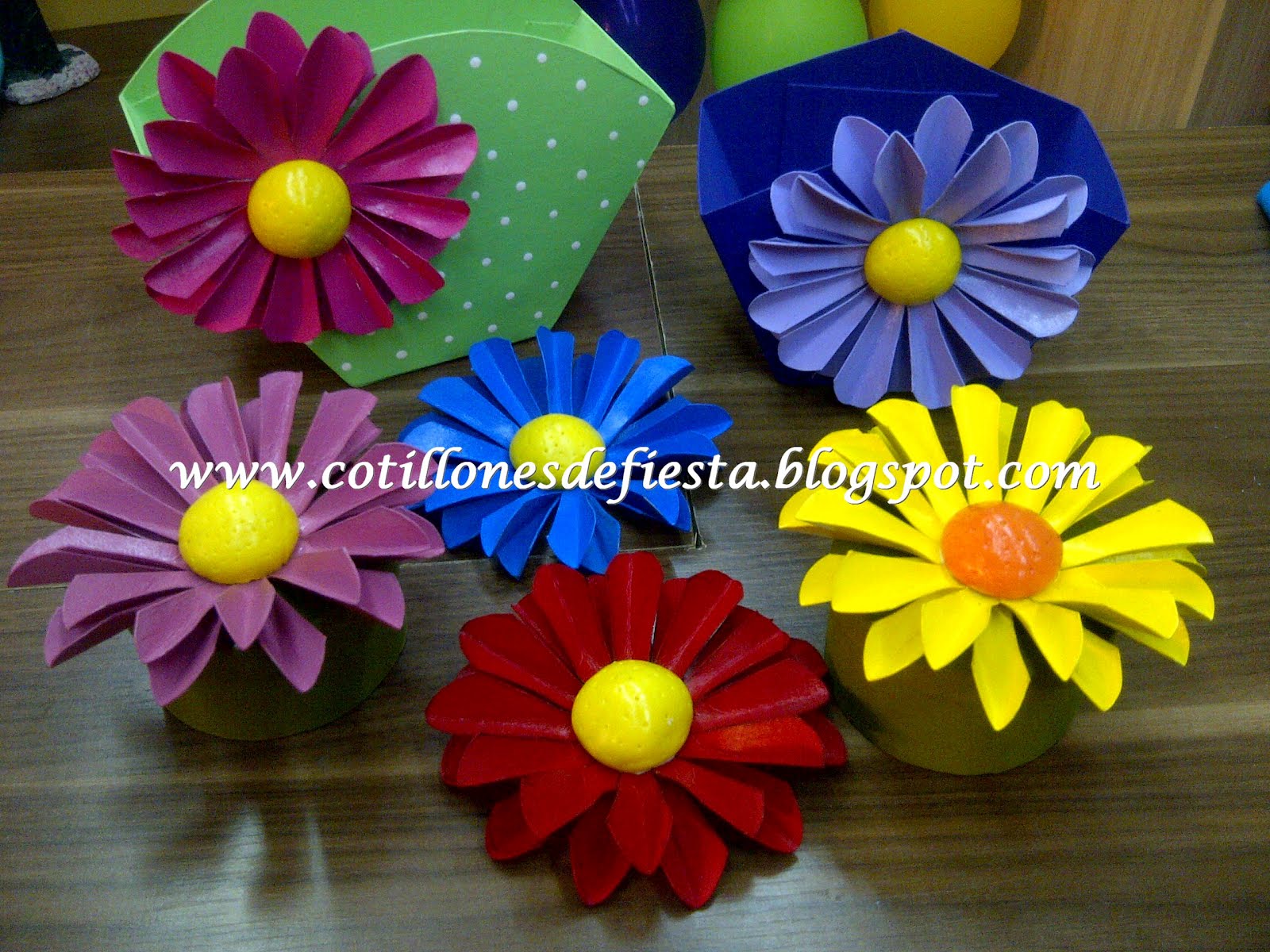 CLUB VENEZUELA ARTESANAL: FLORES DE CARTÓN