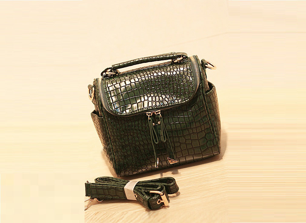 Motte Preorder: The Croc Skin 2 Way Bag